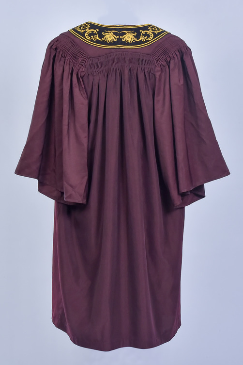 Best Graduation Cloaks, Hat,Scrolls,Pouchs,Garlands,Hoods In Sri Lanka