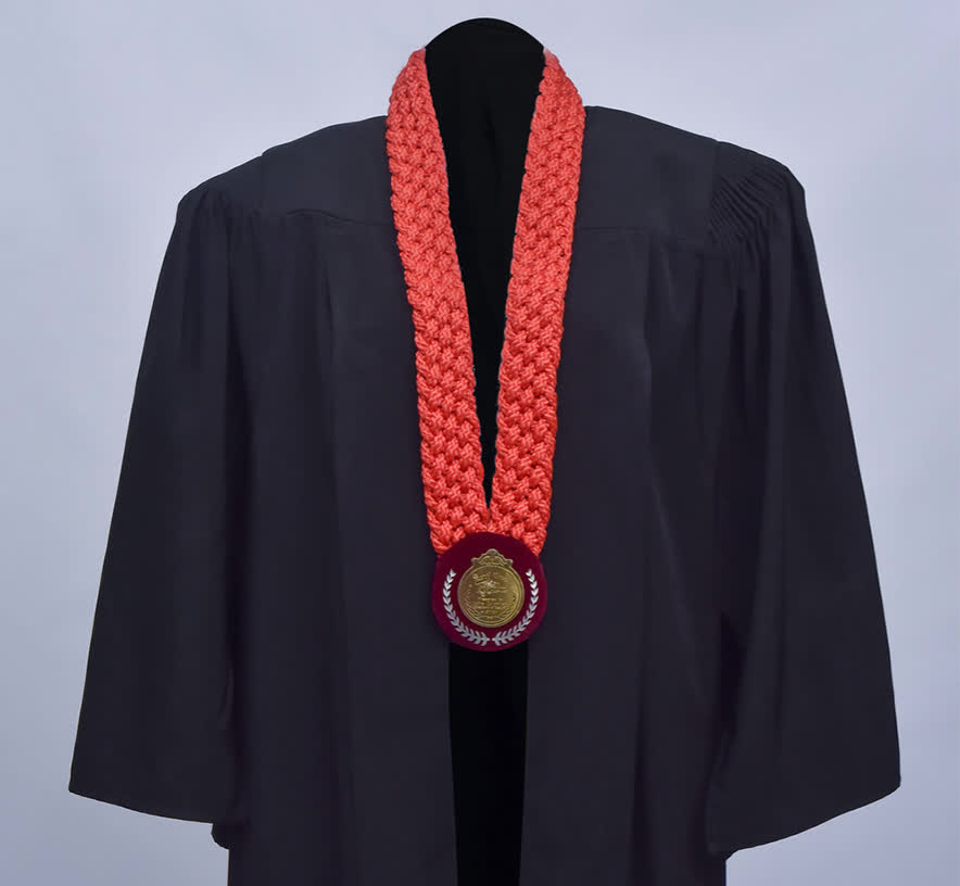 Best Graduation Cloaks, Hat,Scrolls,Pouchs,Garlands,Hoods In Sri Lanka